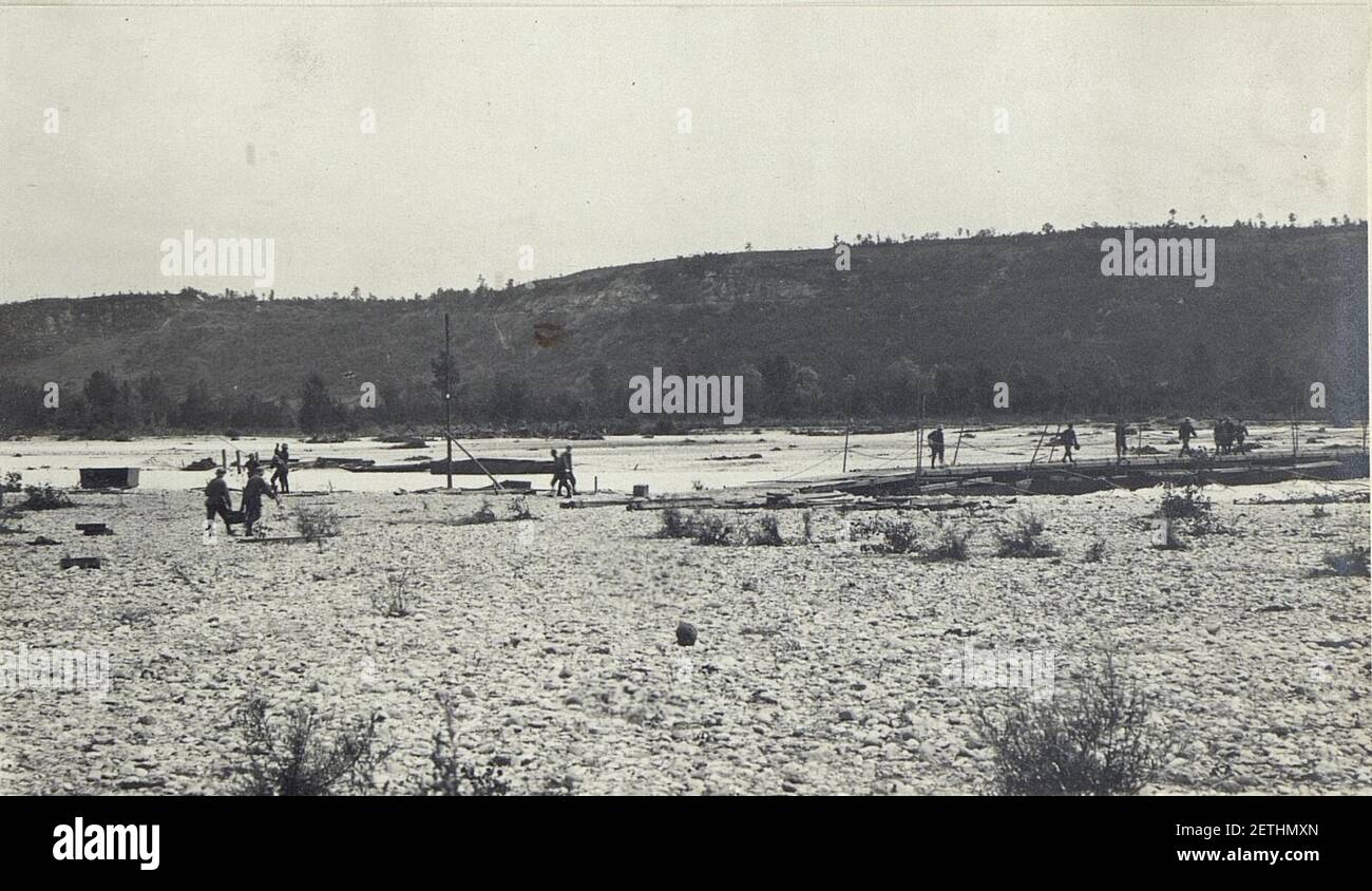 Piave-Ufer bei Villa Jakur, Kriegsbrücke Stock Photo - Alamy