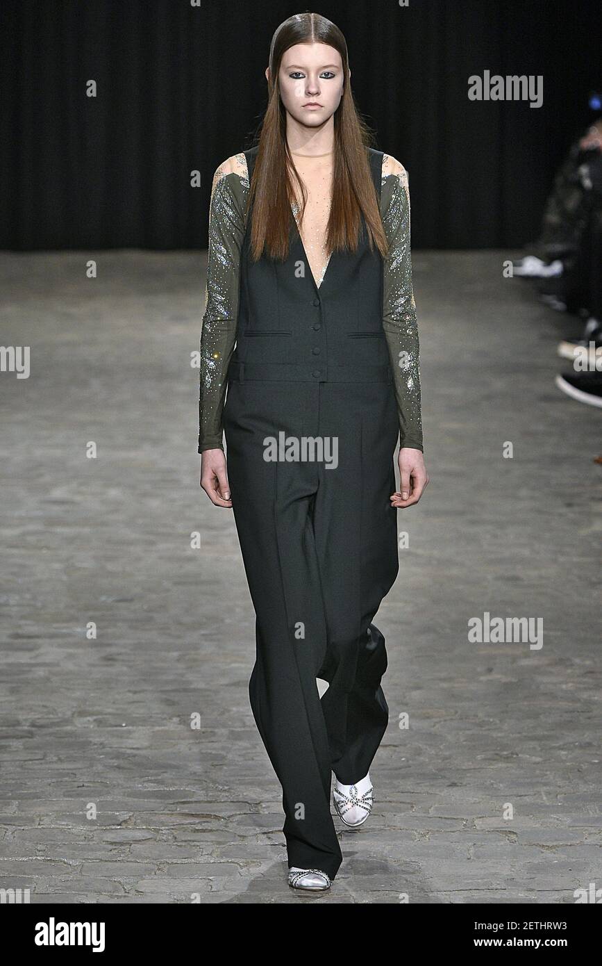 Model Carson Zehner walks on the runway during the Veronique Branquinho ...