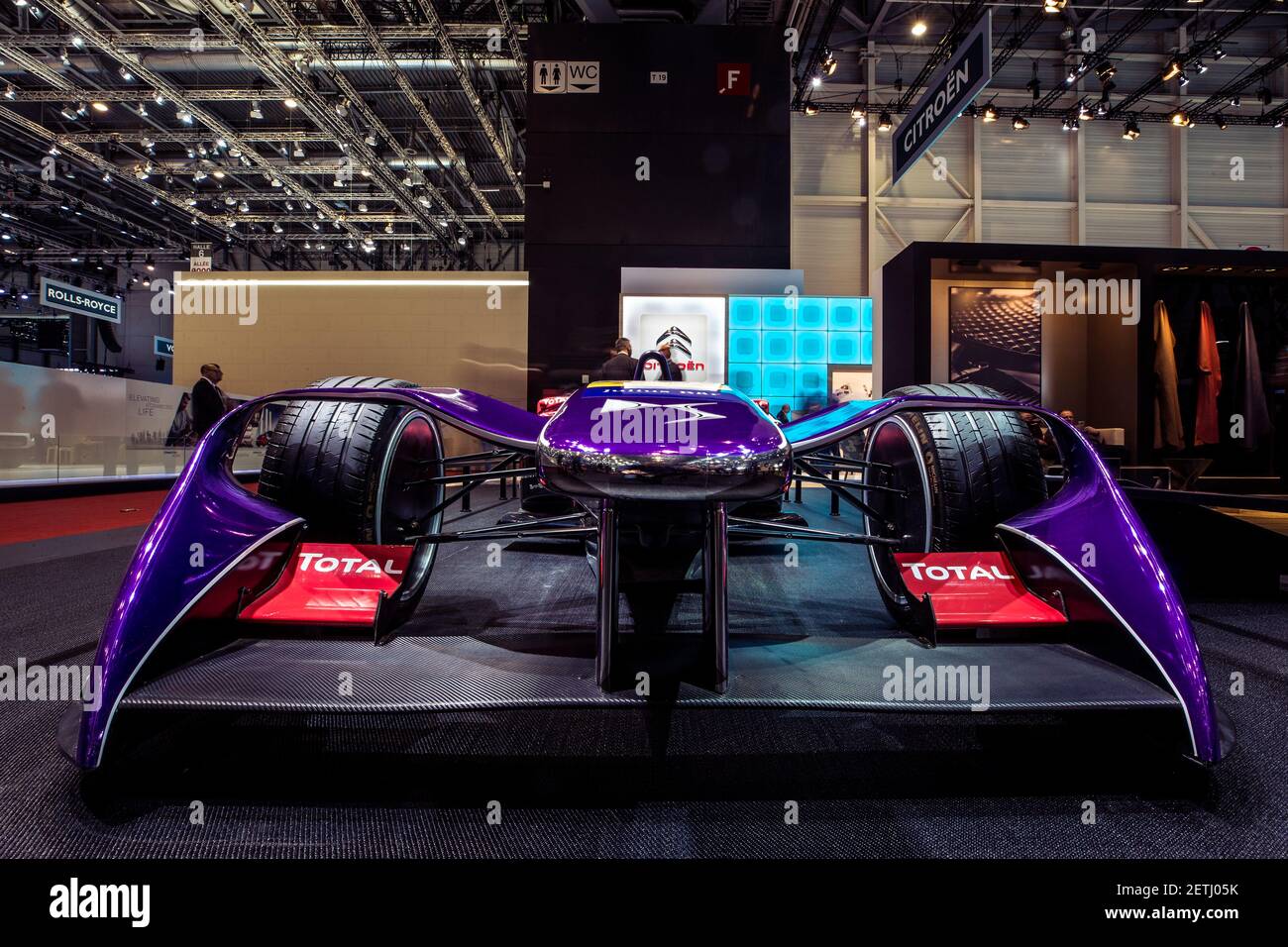 Front wing detail of Formula 1 car at the Motor Show in Geneva ...