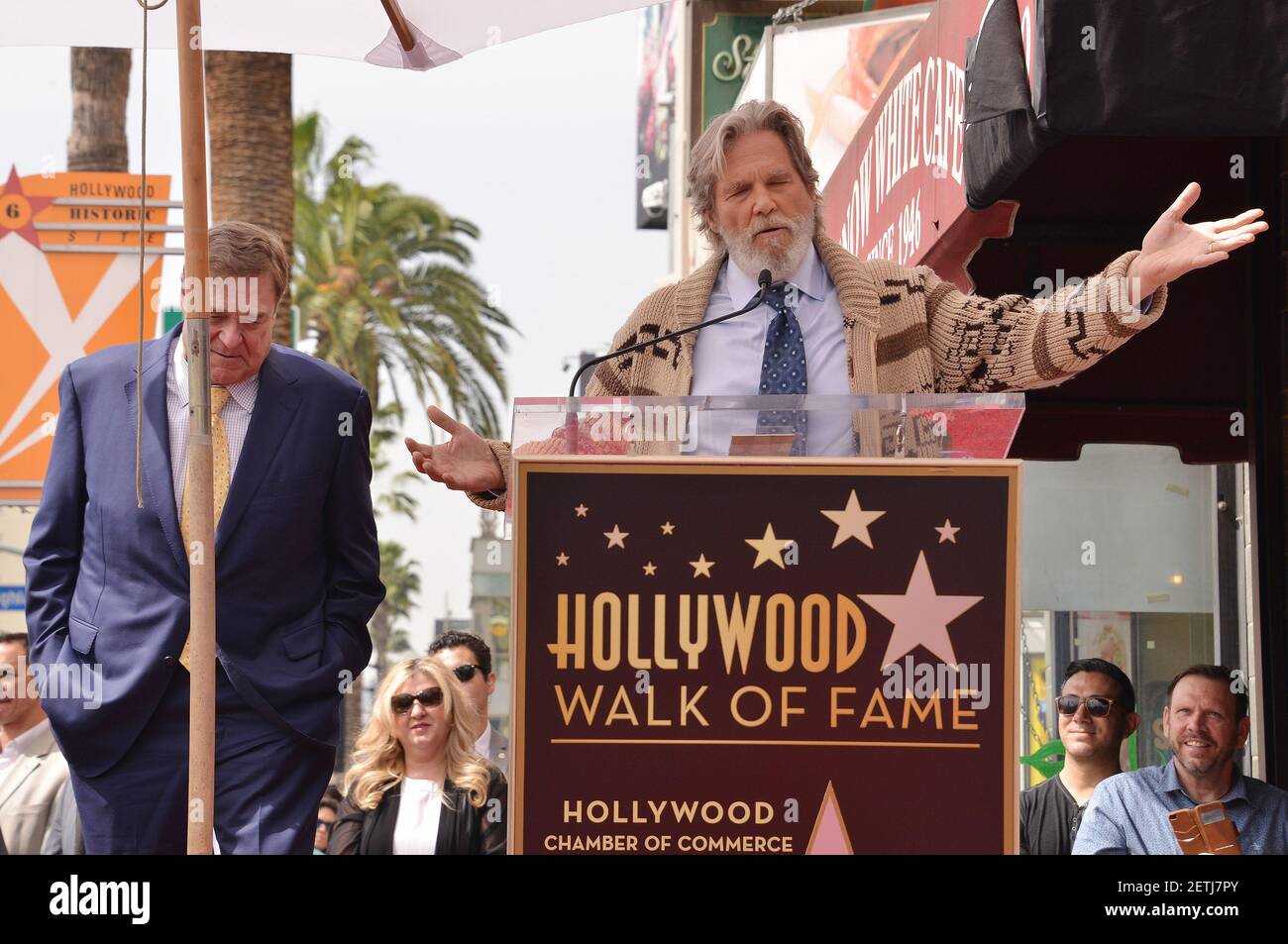 (L-R) John Goodman and Jeff Bridges at the John Goodman Star On The ...