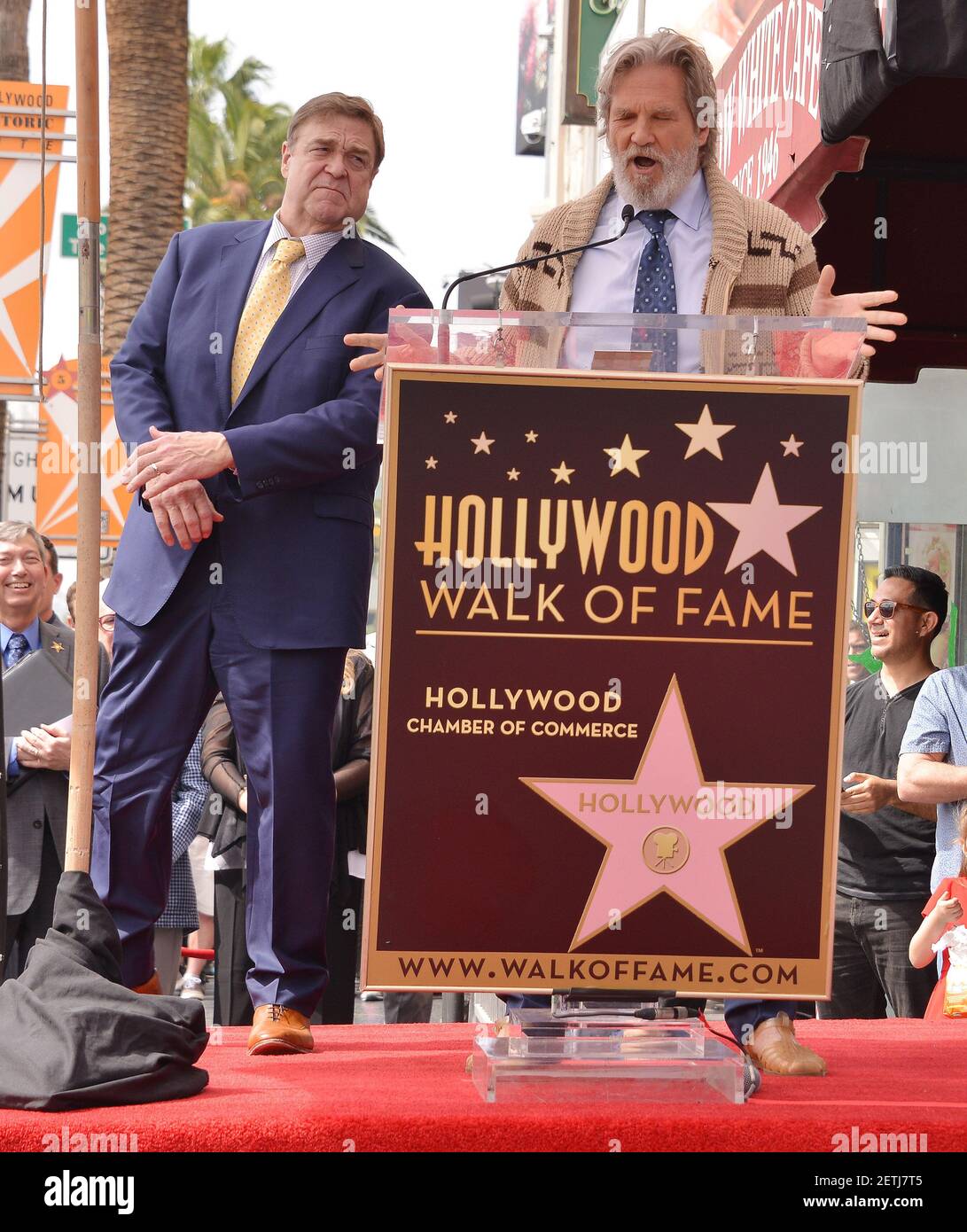 (L-R) John Goodman and Jeff Bridges at the John Goodman Star On The ...