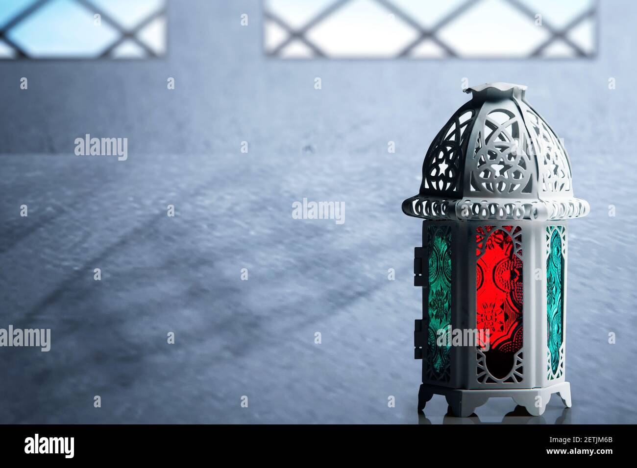 Arabic lamp with colorful light on the mosque Stock Photo - Alamy