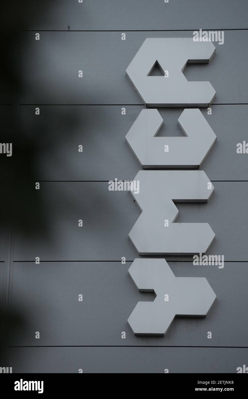 Financial barriers hi-res stock photography and images - Alamy