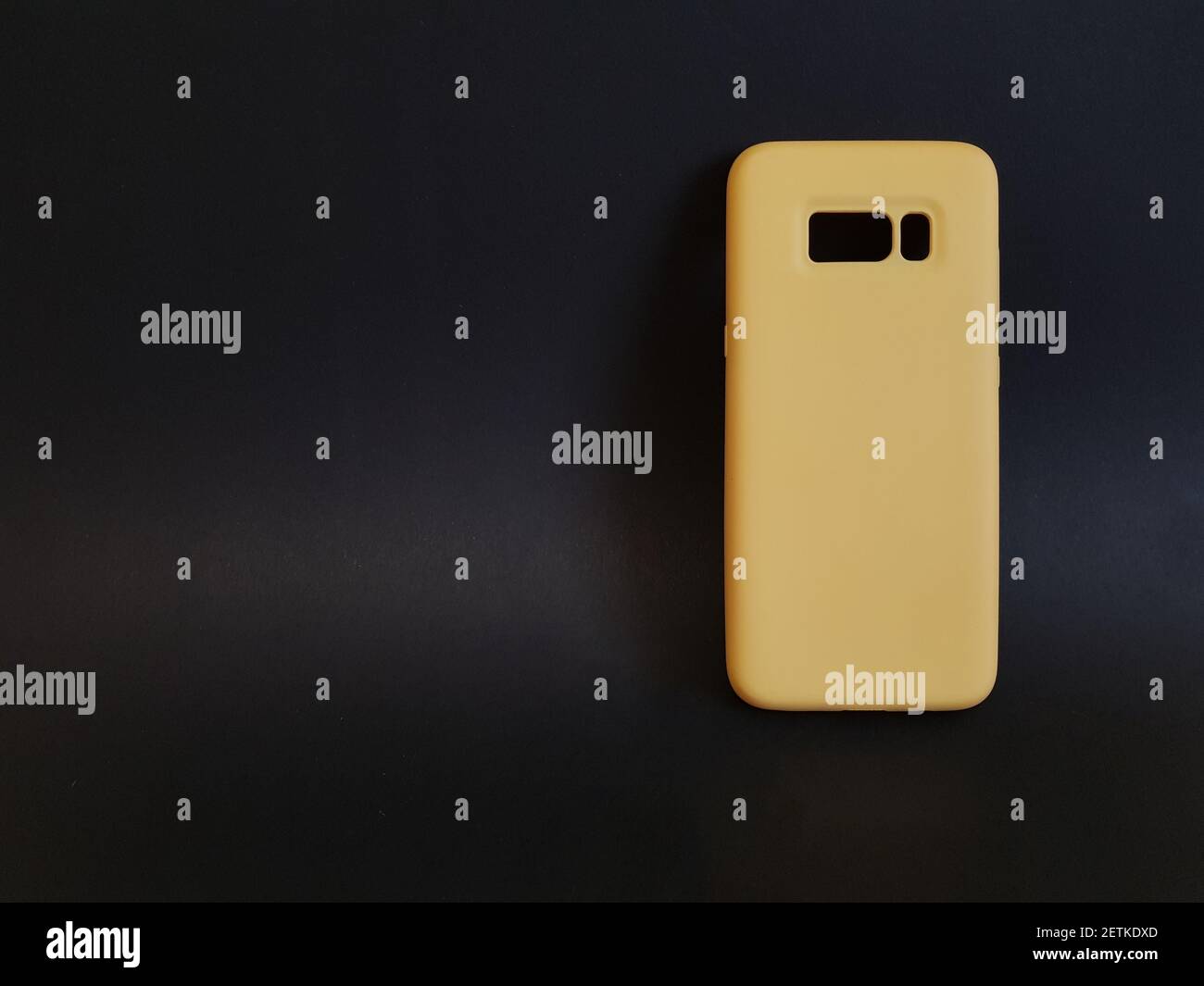 Yellow smartphone case hi-res stock photography and images - Alamy