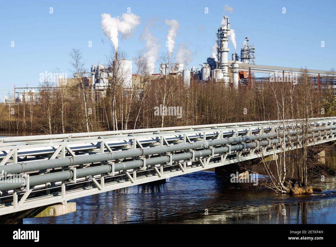 Pulp mill paper hi-res stock photography and images - Alamy