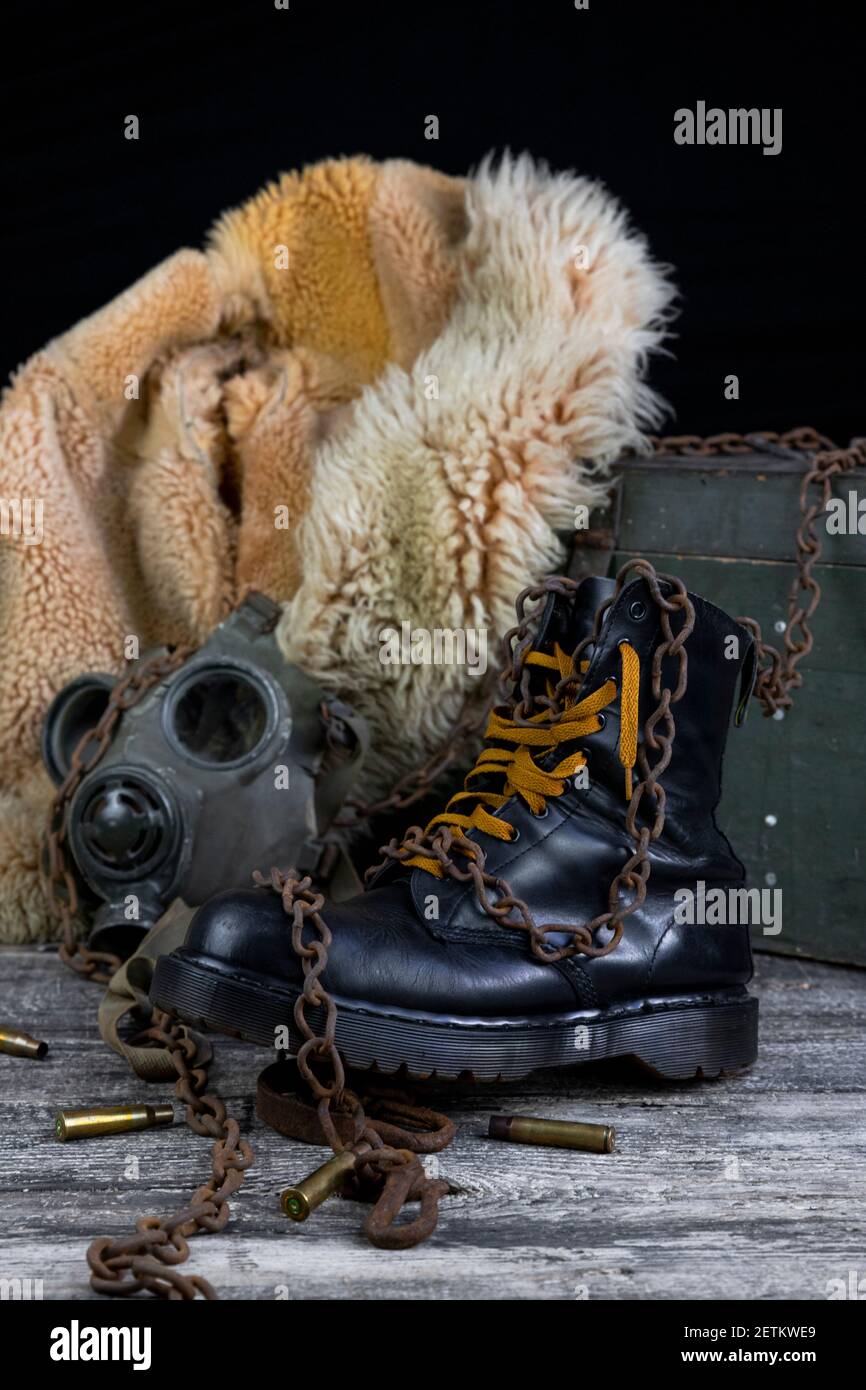 Old leather gas mask hi-res stock photography and images - Alamy
