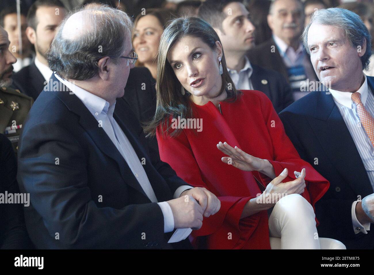Queen Letizia of Spain (c) with President of Castilla y Leon Region ...