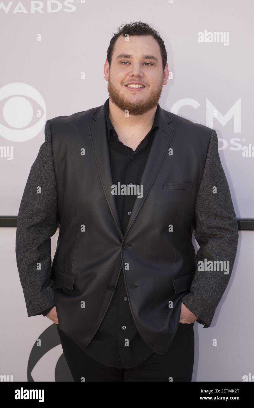 Luke Combs arrives on the red carpet at the Academy of Country Music ...