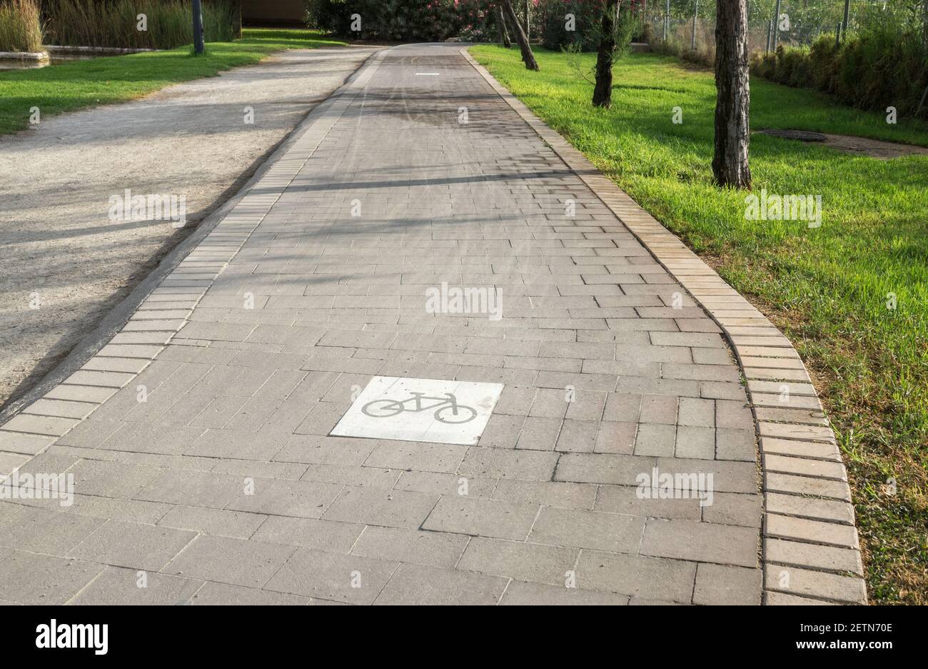 Bikeway lane sign hi-res stock photography and images - Alamy