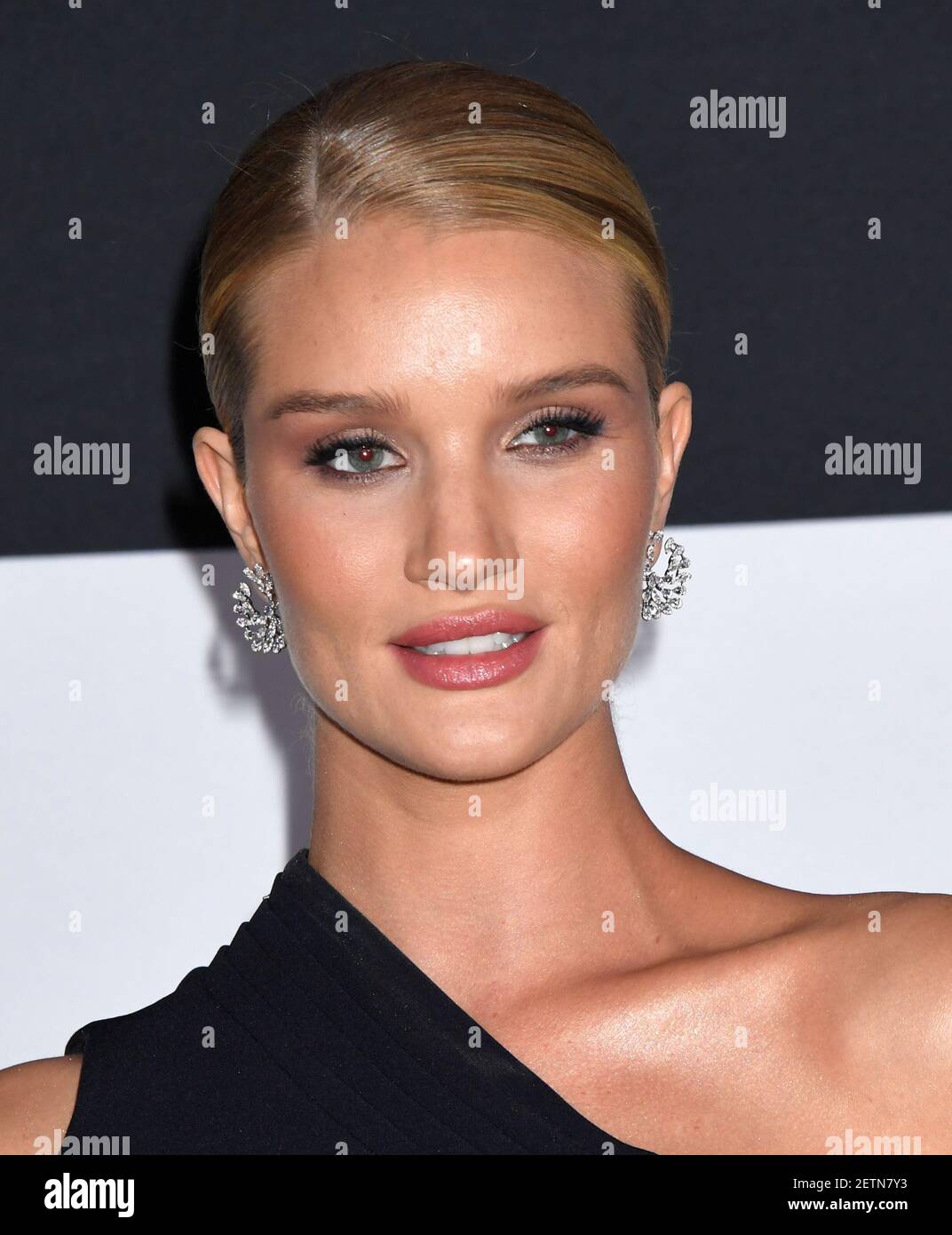 Rosie Huntington-Whiteley arrives to The Fate Of The Furious World ...