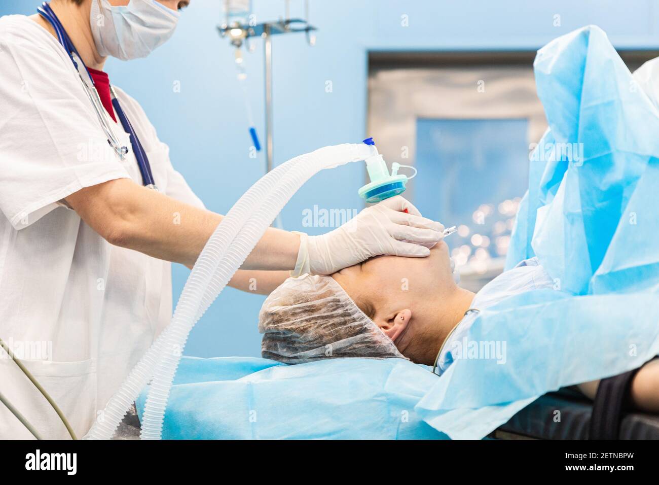 Anesthesiologist monitors hi-res stock photography and images - Alamy