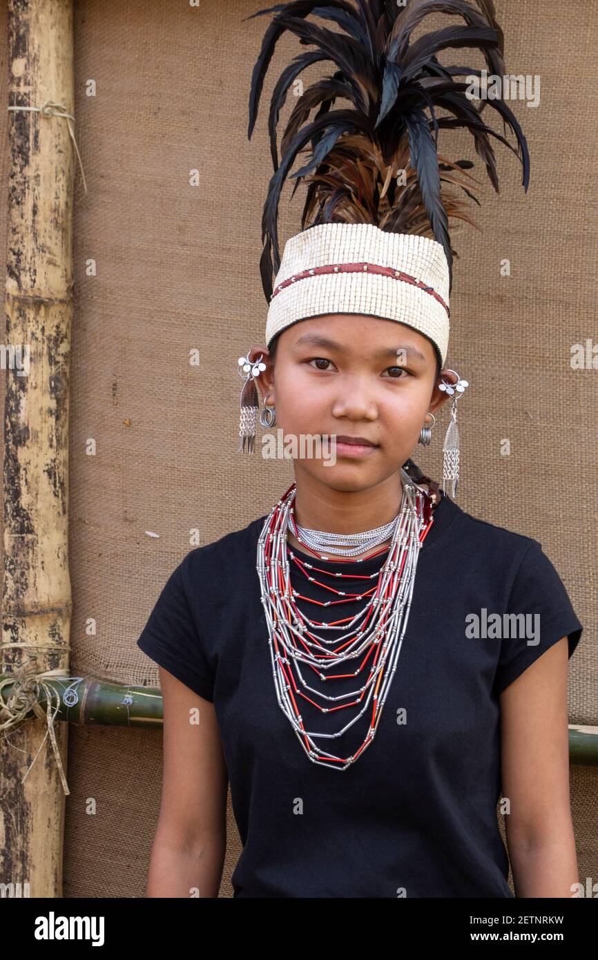 Tribal attire hi-res stock photography and images - Alamy