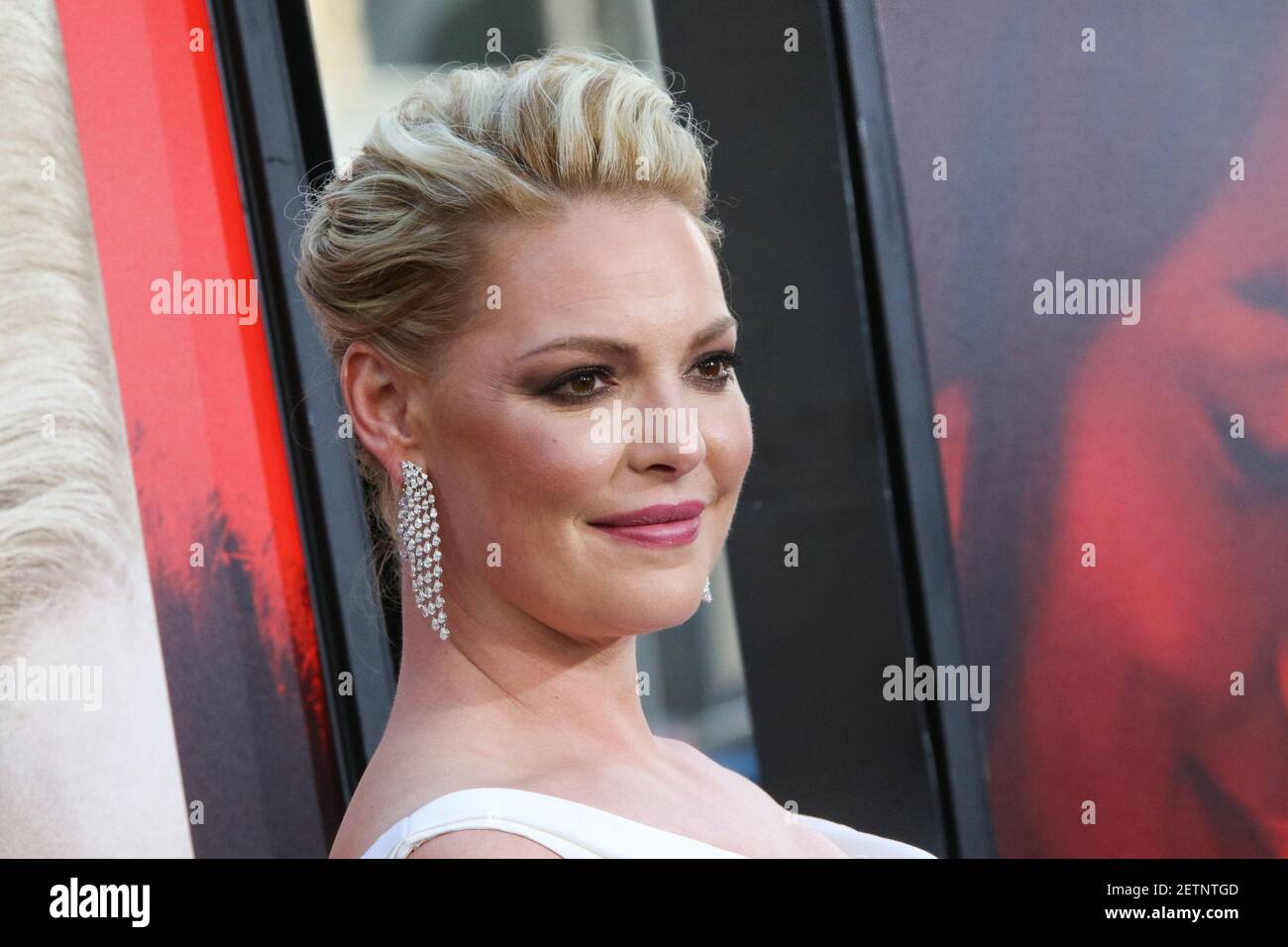 Actress Katherine Heigl at Los Angeles Premiere of Warner Bros ...