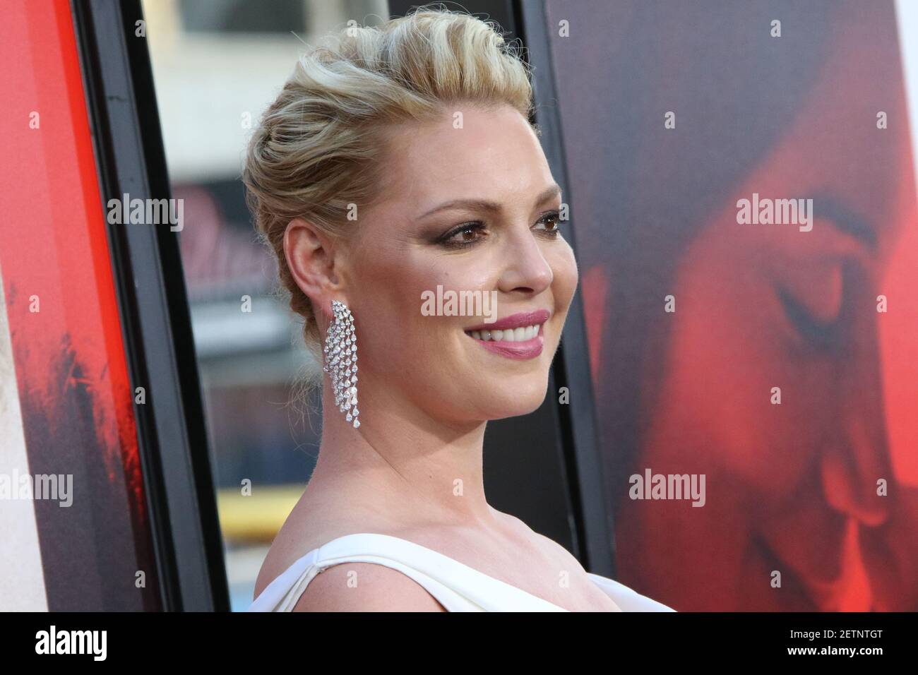 Actress Katherine Heigl at Los Angeles Premiere of Warner Bros ...