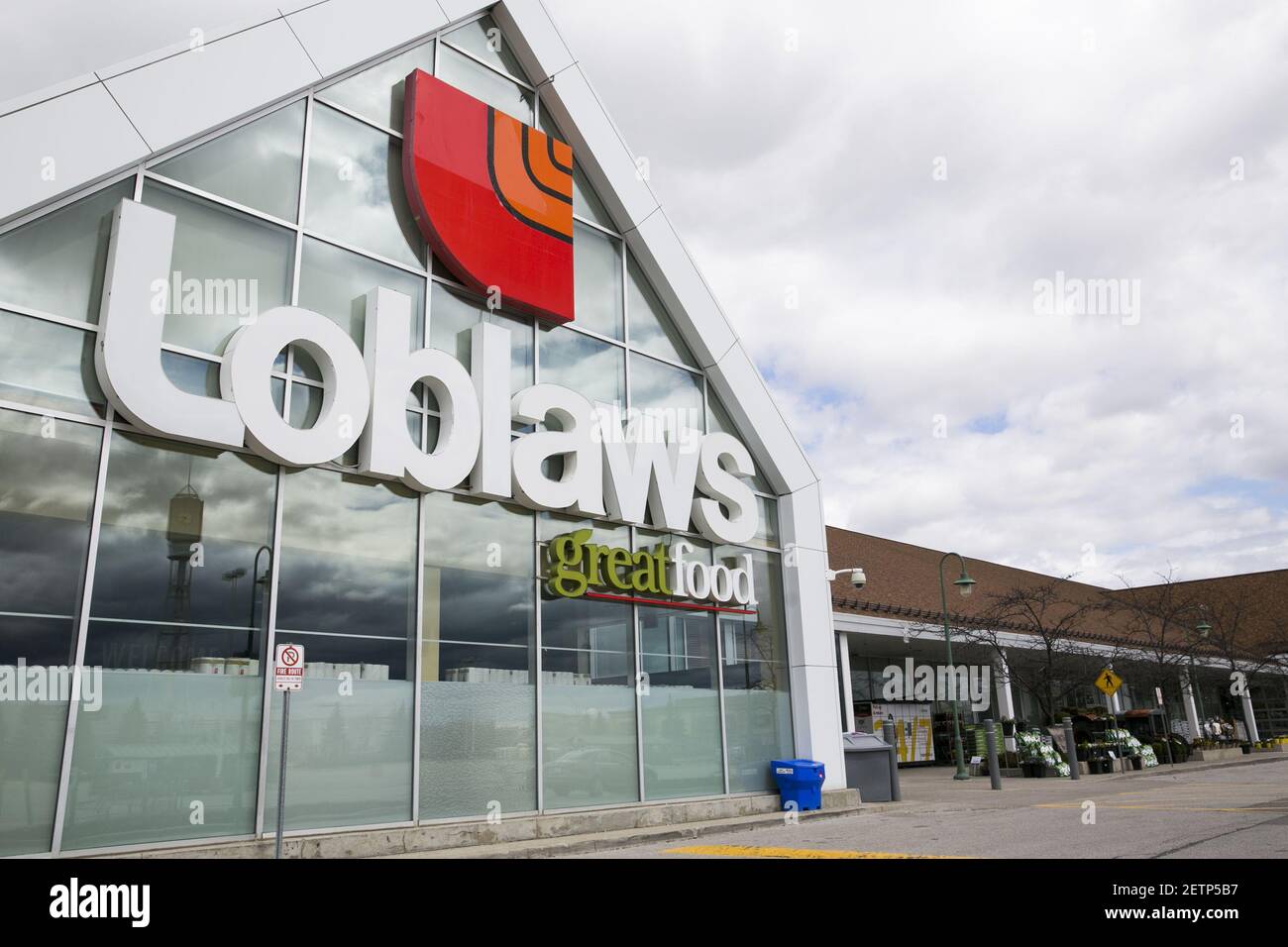 A logo sign outside of a Loblaws grocery retail store in Mississauga ...