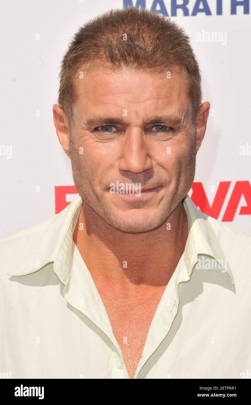 Jason Simmons arrives at the "Baywatch" Slow Motion Marathon held at ...
