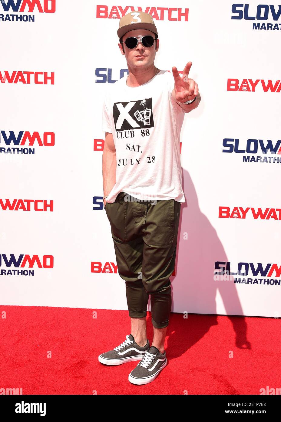 LOS ANGELES, CA - APRIL 22: Zac Efron at the "Baywatch" Slow Motion ...