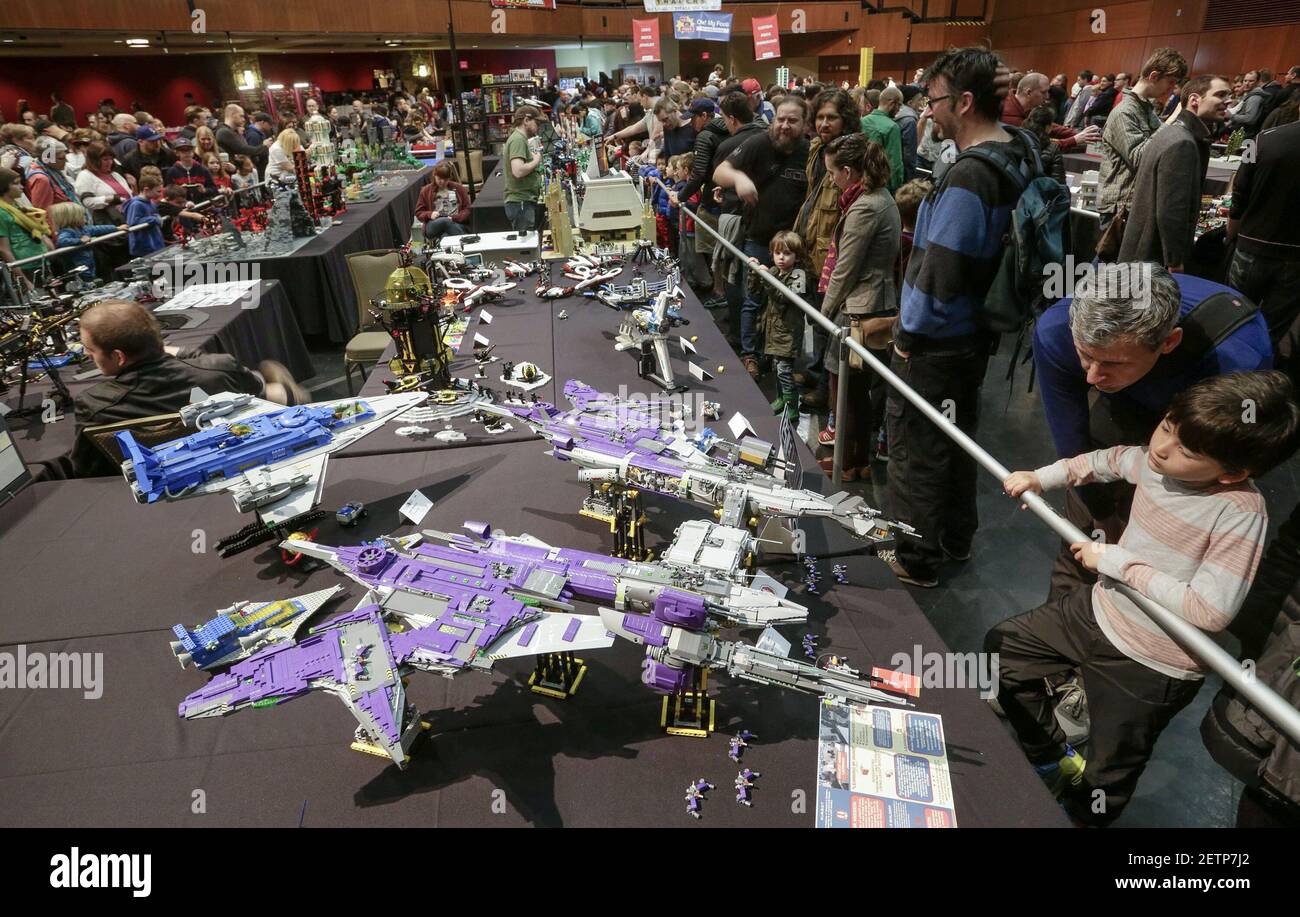(170423) -- VANCOUVER, April 23, 2017 (Xinhua) -- People look at LEGO ...