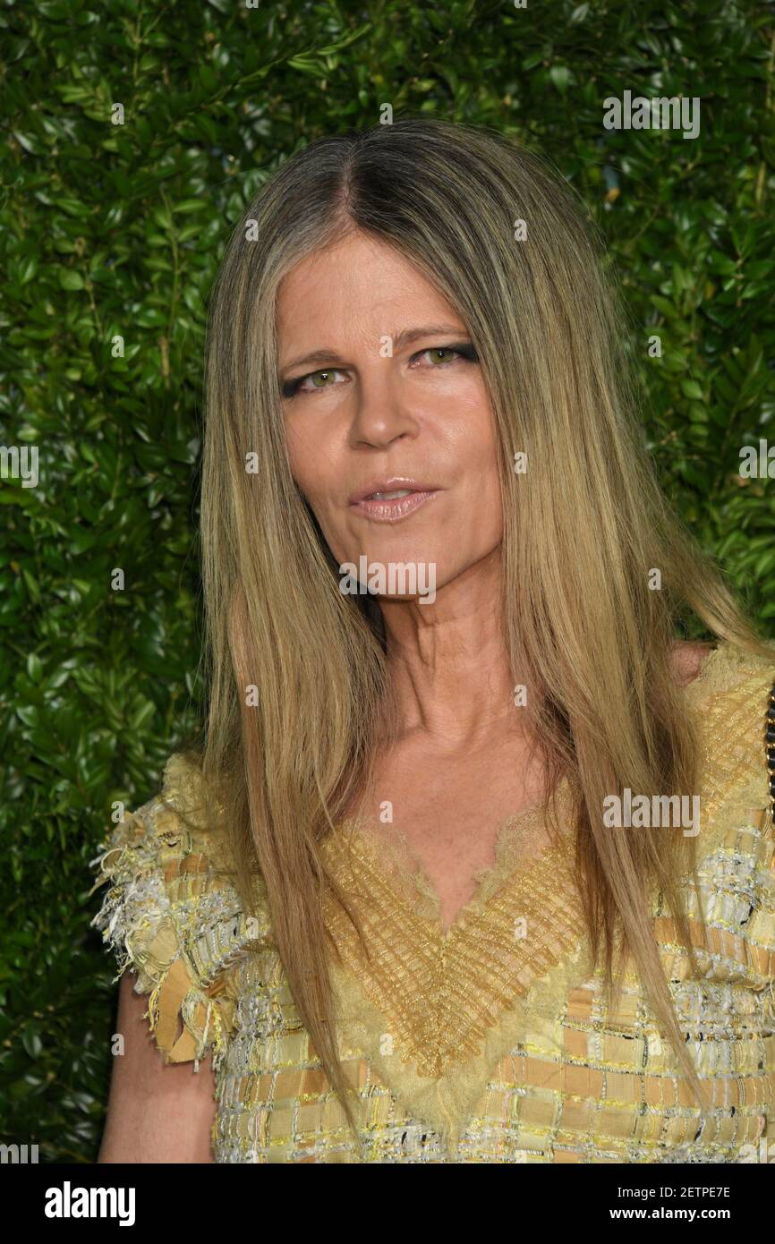 Yvonne Force Villareal wearing Chanel arrives to the CHANEL 12th Annual ...