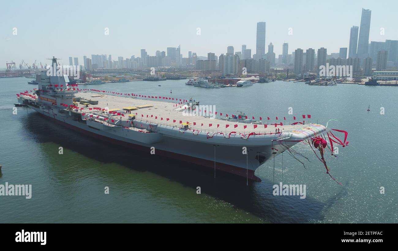 (170426) -- DALIAN, April 26, 2017 (Xinhua) -- China's second aircraft ...