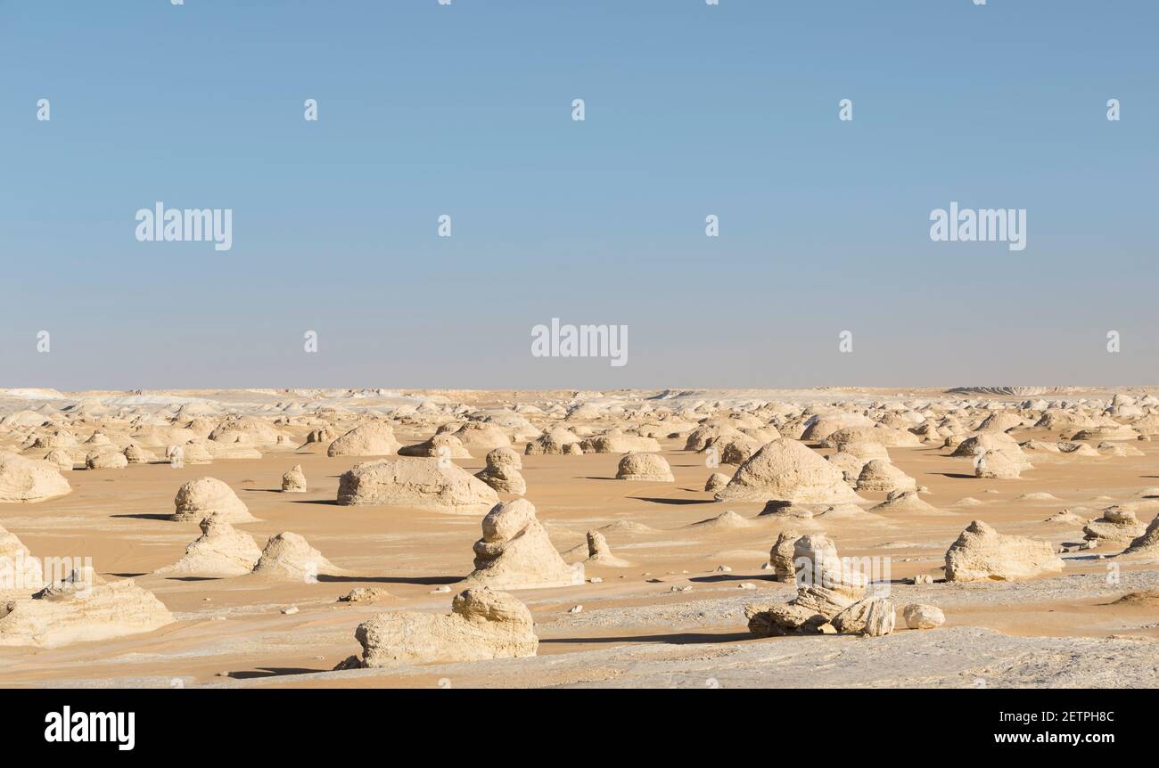 View over the white desert, Western Libyan desert, Egypt Stock Photo ...
