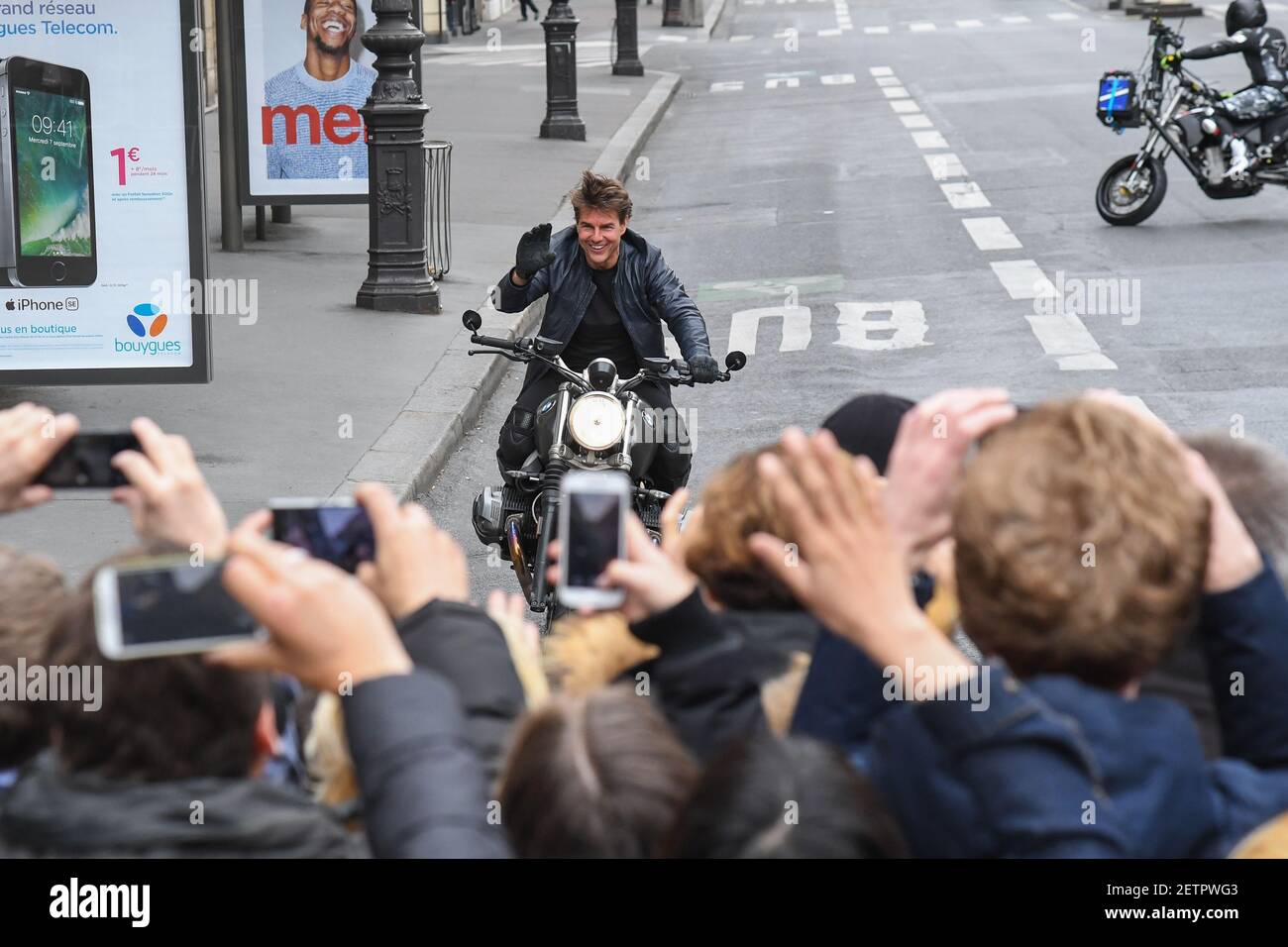 April 30, 2017 - Tom Cruise filming a new scene of 'Mission Impossible ...