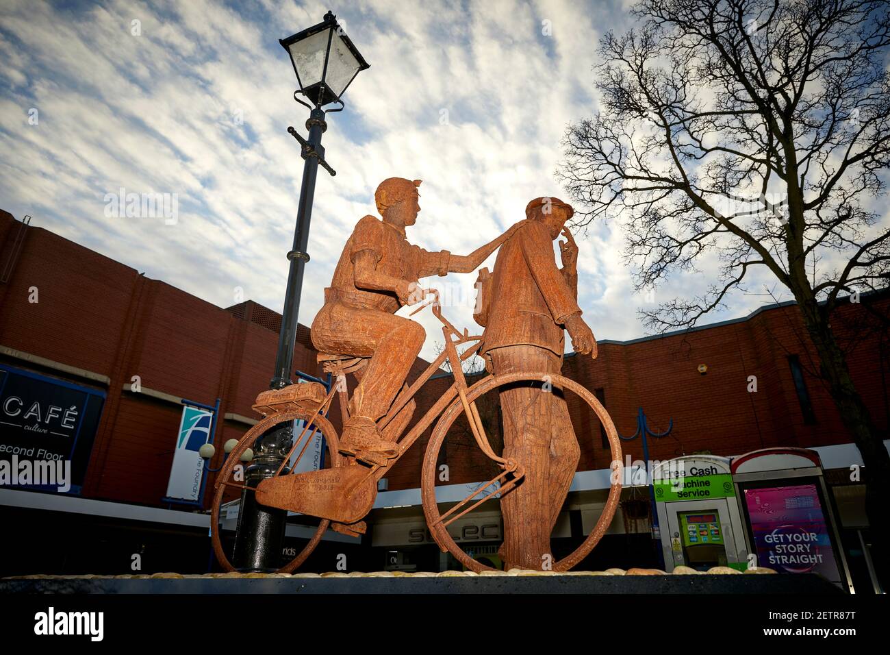 Artist ray lonsdale hi-res stock photography and images - Alamy