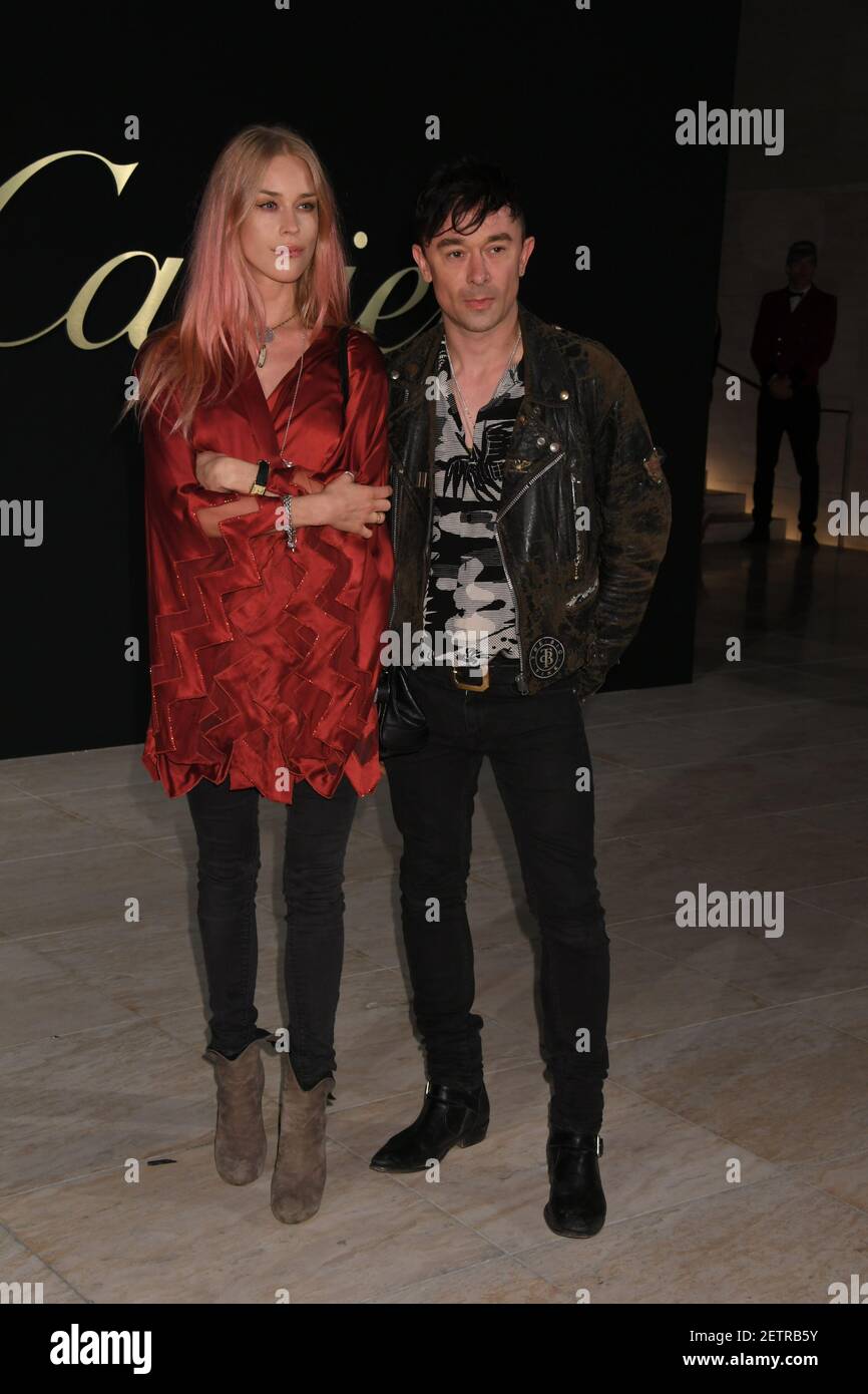 Lady Mary Charteris wearing Cartier jewelry arrives to the Cartier Los ...