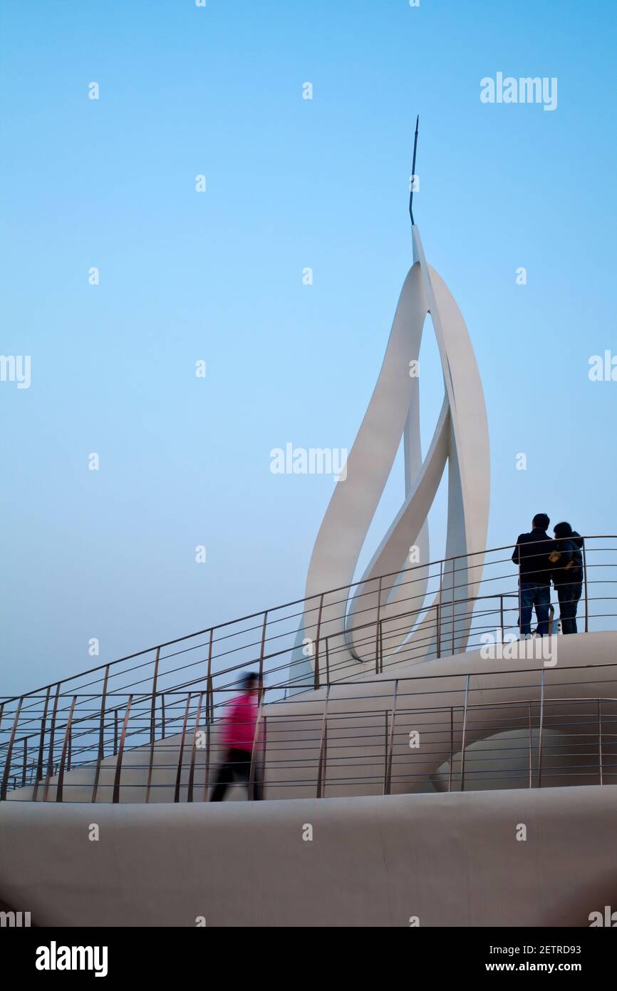 Korea, Seoul, Yeouido, Monument on Mapo bridge Stock Photo - Alamy