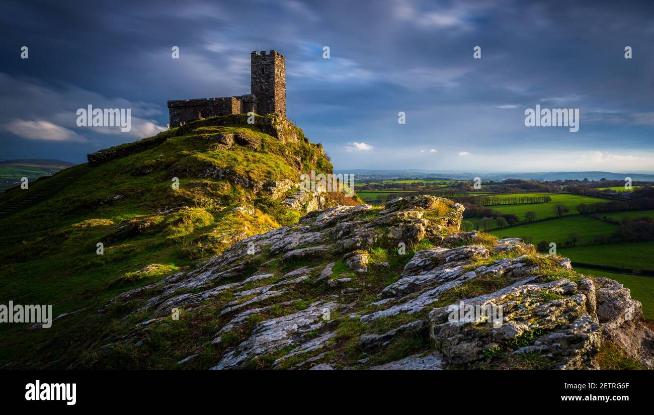 English countryside church hi-res stock photography and images - Alamy
