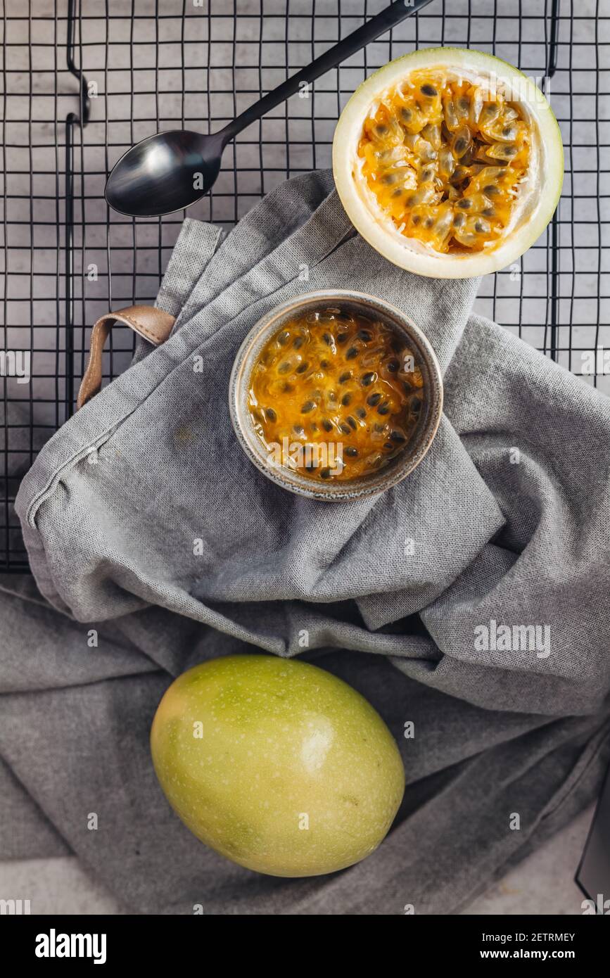 Maracuja hi-res stock photography and images - Alamy