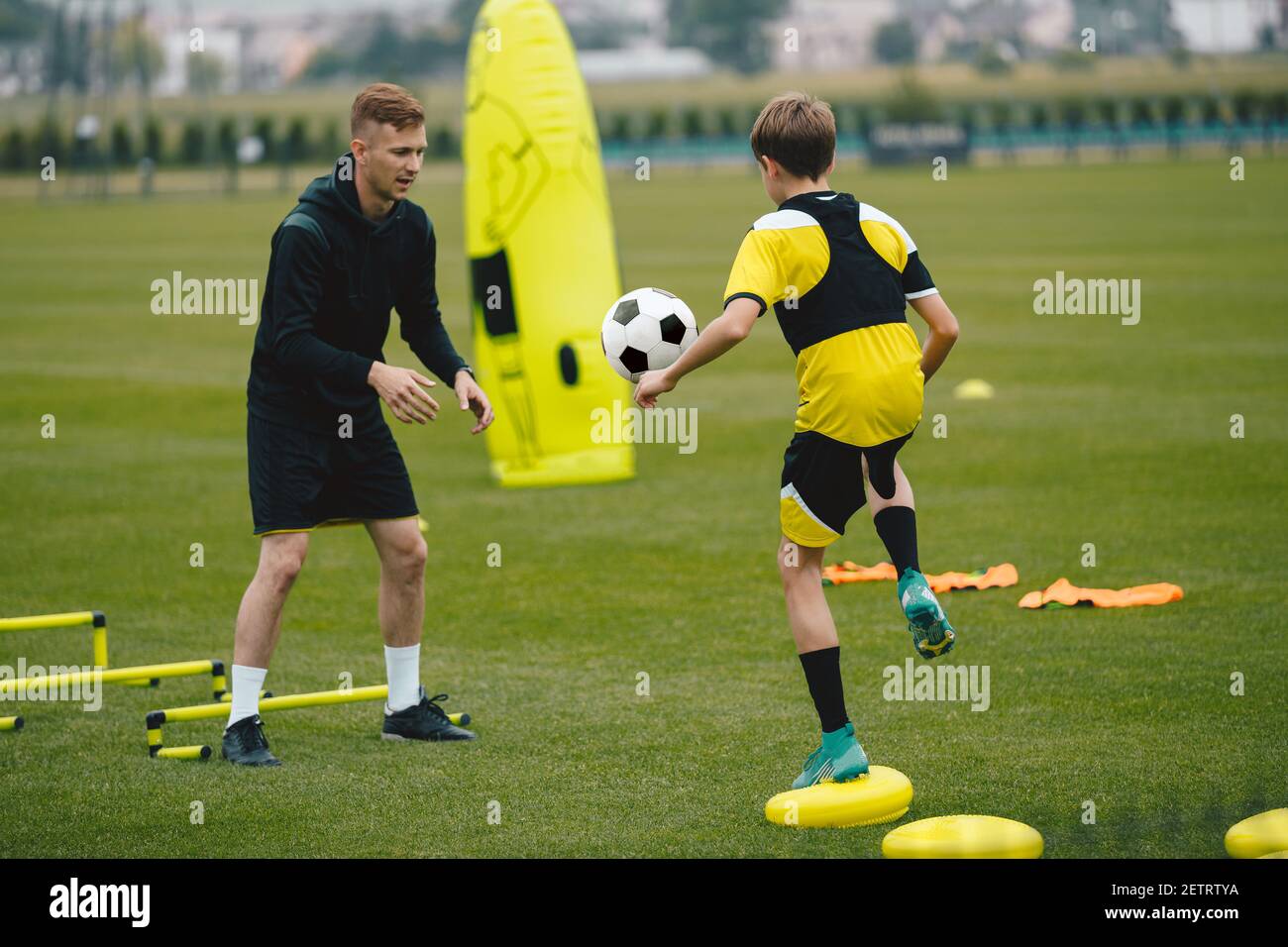 Man coaching hi-res stock photography and images - Alamy