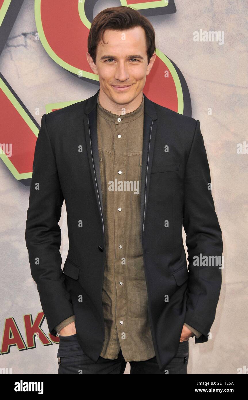 Jesse Johnson arrives at Showtime's "Twin Peaks" Premiere held at the ...