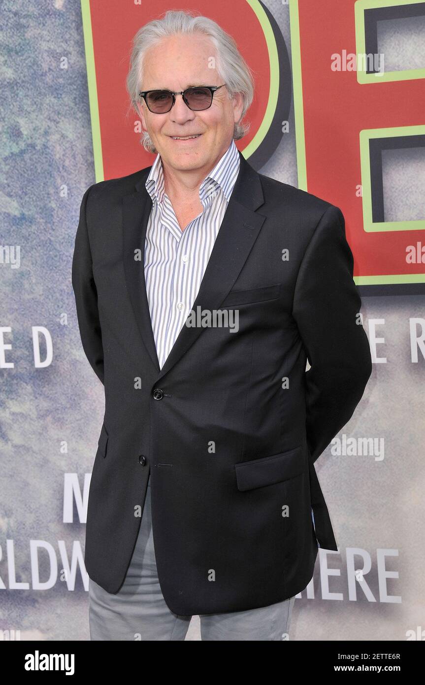 Mark Frost arrives at Showtime's "Twin Peaks" Premiere held at the Ace ...