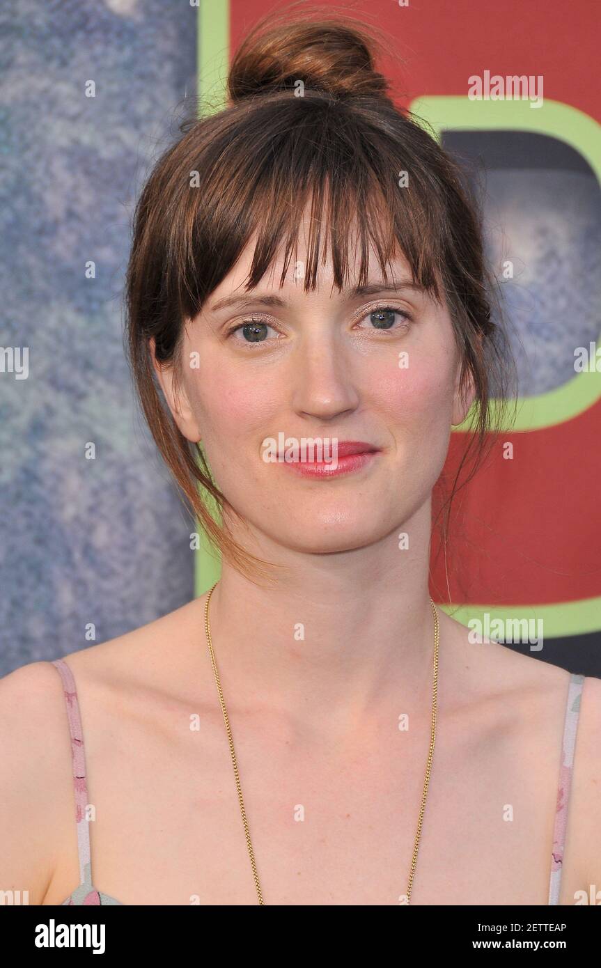 Annie Hart arrives at Showtime's "Twin Peaks" Premiere held at the Ace ...