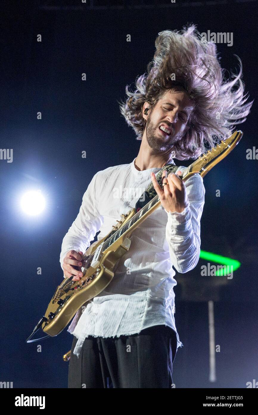 Wayne Sermon of Imagine Dragons during KROQ Weenie Roast y Fiesta at ...