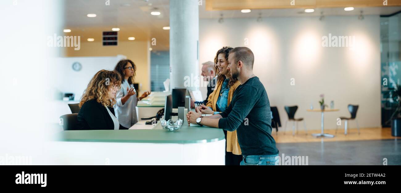 Office reception hi-res stock photography and images - Alamy