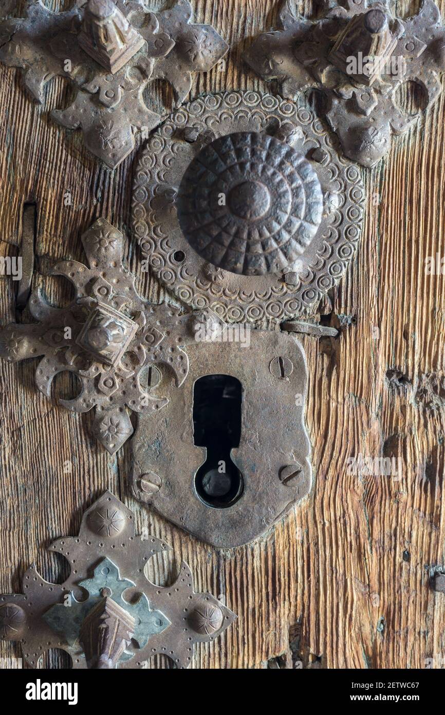 Rustic door lock latch hi-res stock photography and images - Alamy