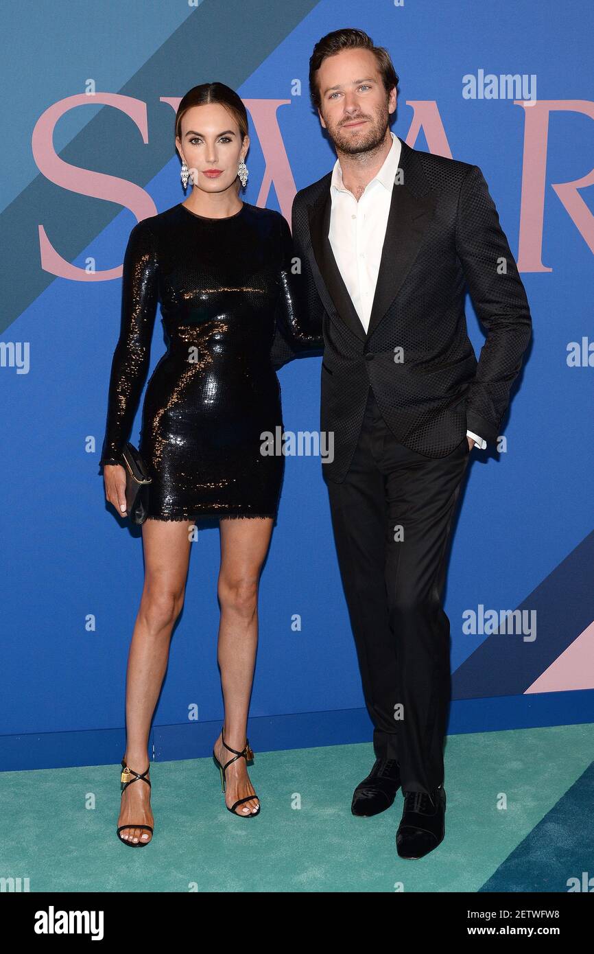 Elizabeth Chambers Height