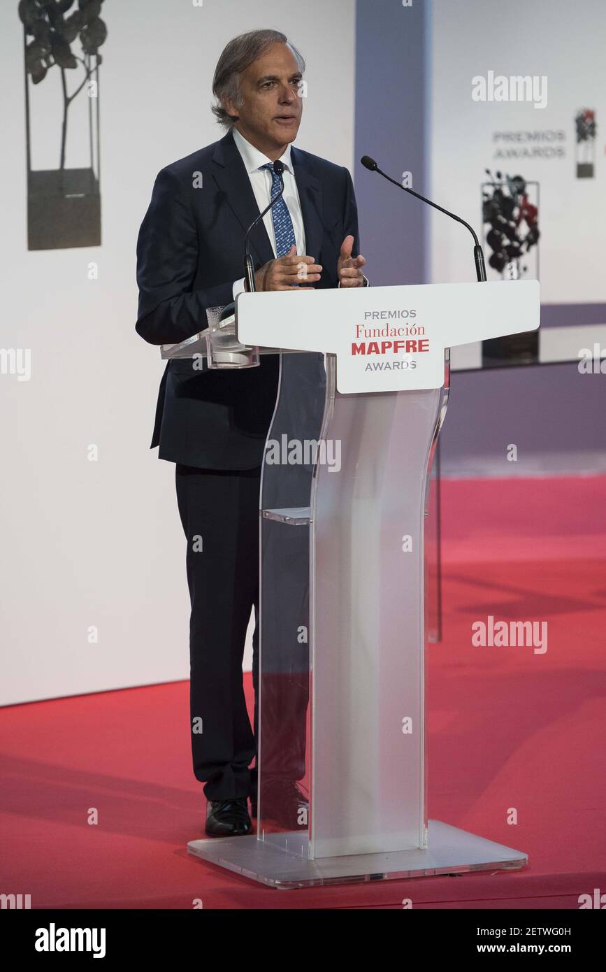 Circulo hojas hi-res stock photography and images - Alamy