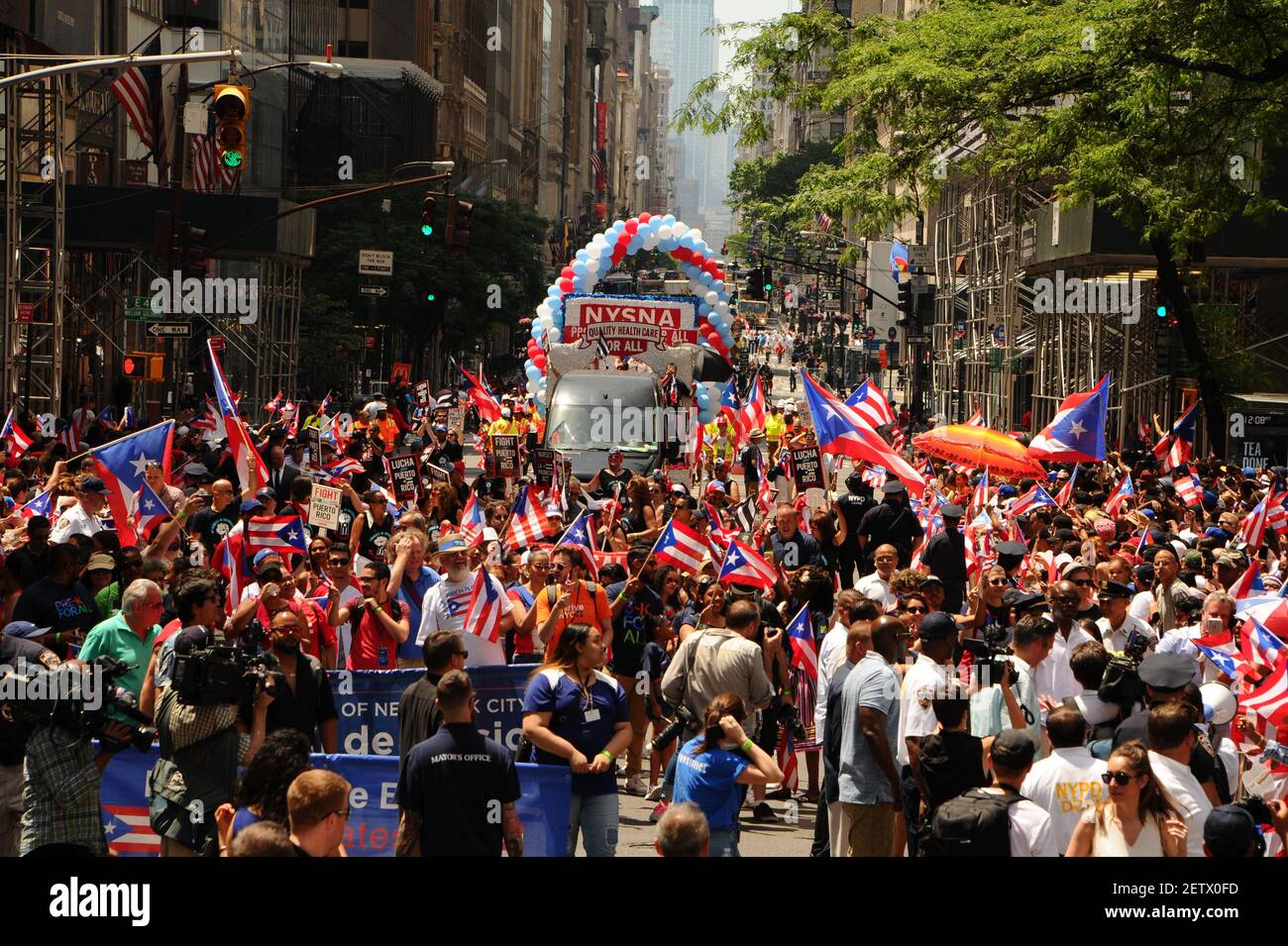 New York City Mayor Bill Di Blasio attends The 2017 Puerto Rican Day ...