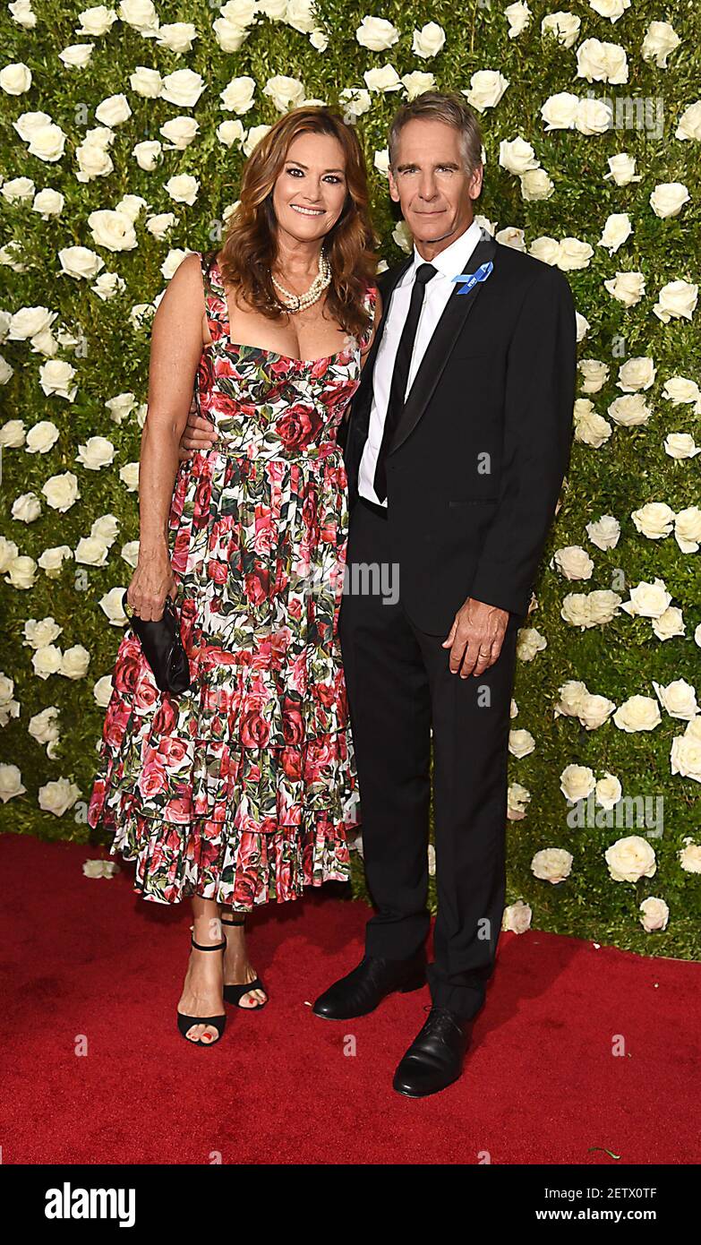 Scott Bakula and wife Chelsea Field attends the 71st Annual Tony Awards ...