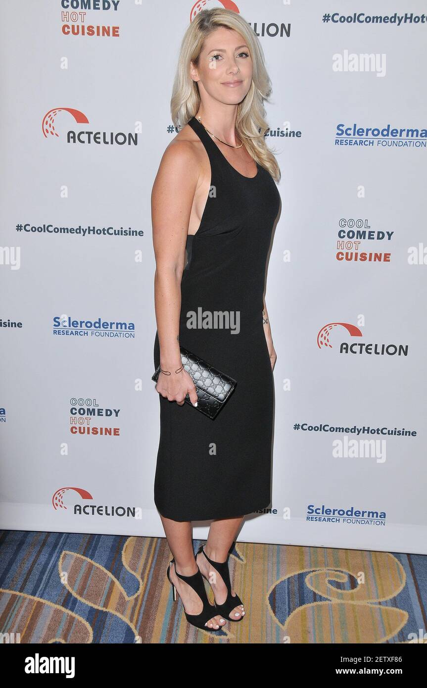 Kelly Rizzo arrives at the 30th Annual Scleroderma Foundation Benefit ...