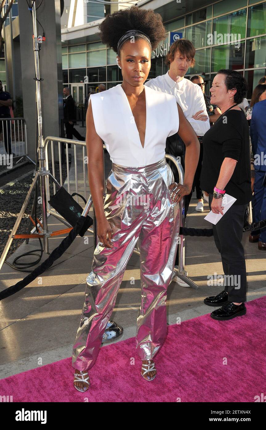 Sydelle Noel arrives at Netflix's "Glow" Los Angeles Premiere held at ...