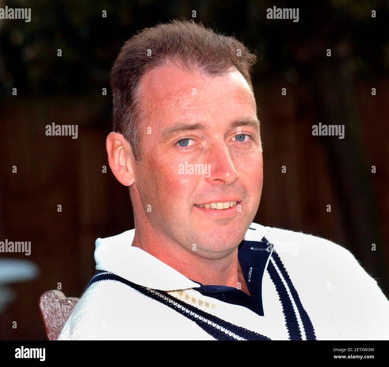 ANGUS FRASER AT LORDS 10/4/2002 PICTURE DAVID ASHDOWN Stock Photo - Alamy