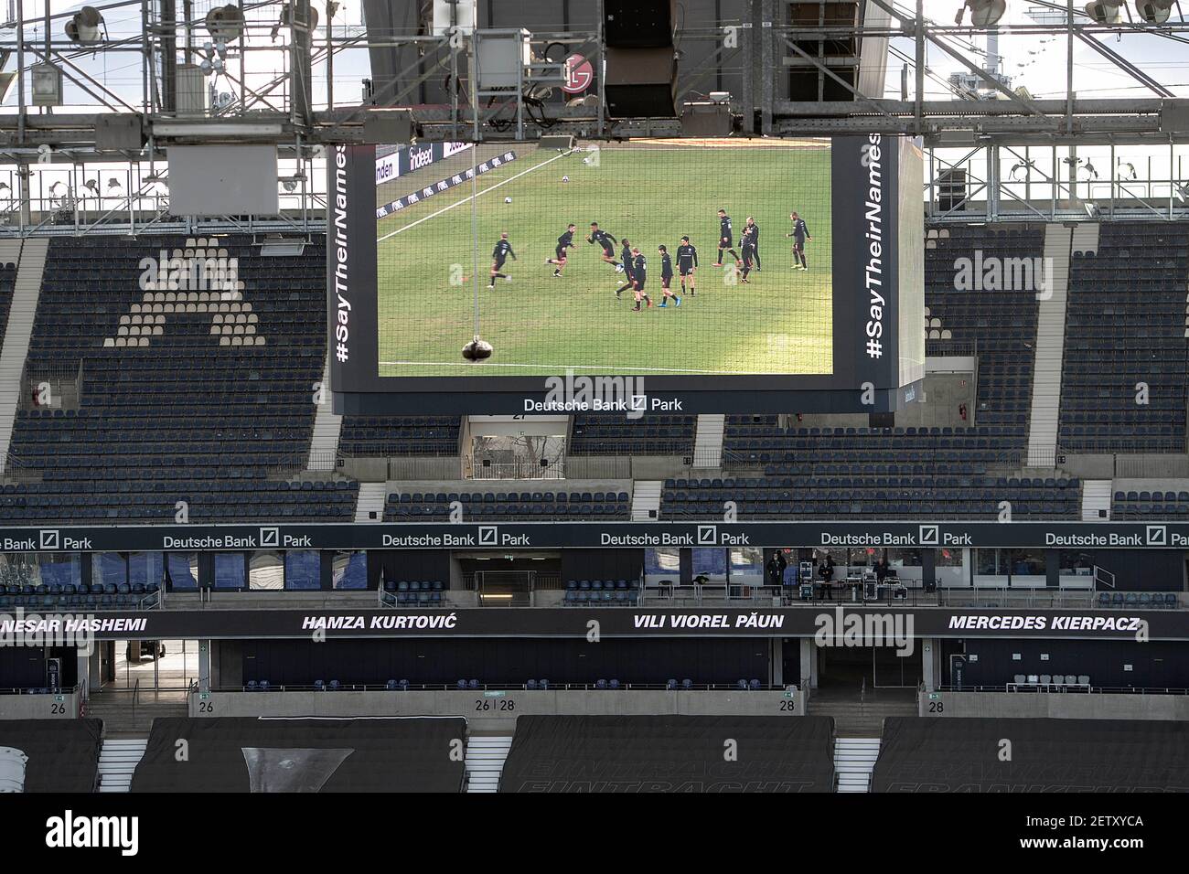 Scoreboard video wall shows hi-res stock photography and images - Alamy