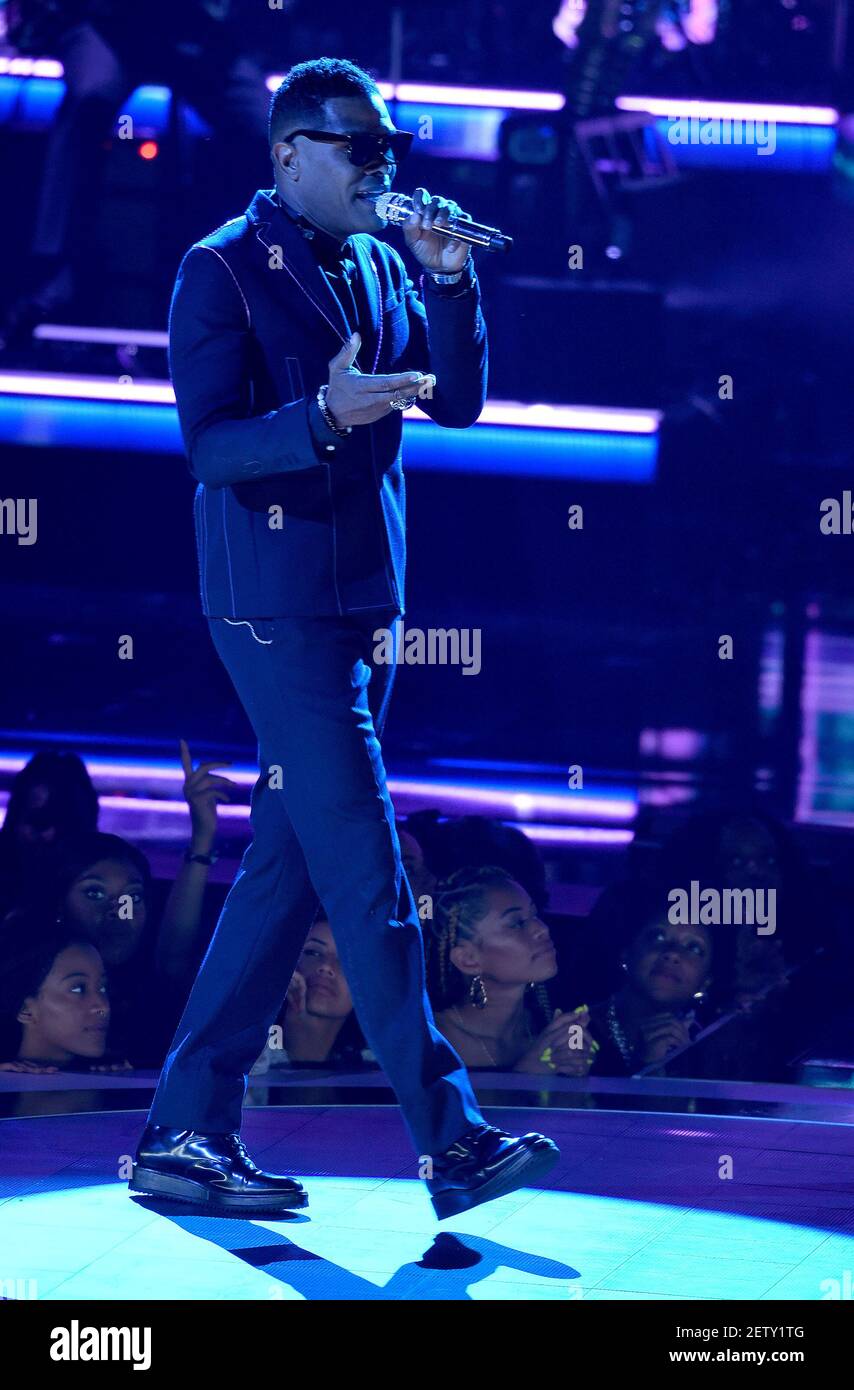 LOS ANGELES - JUNE 25: Maxwell appears on the 2017 BET Awards at the ...