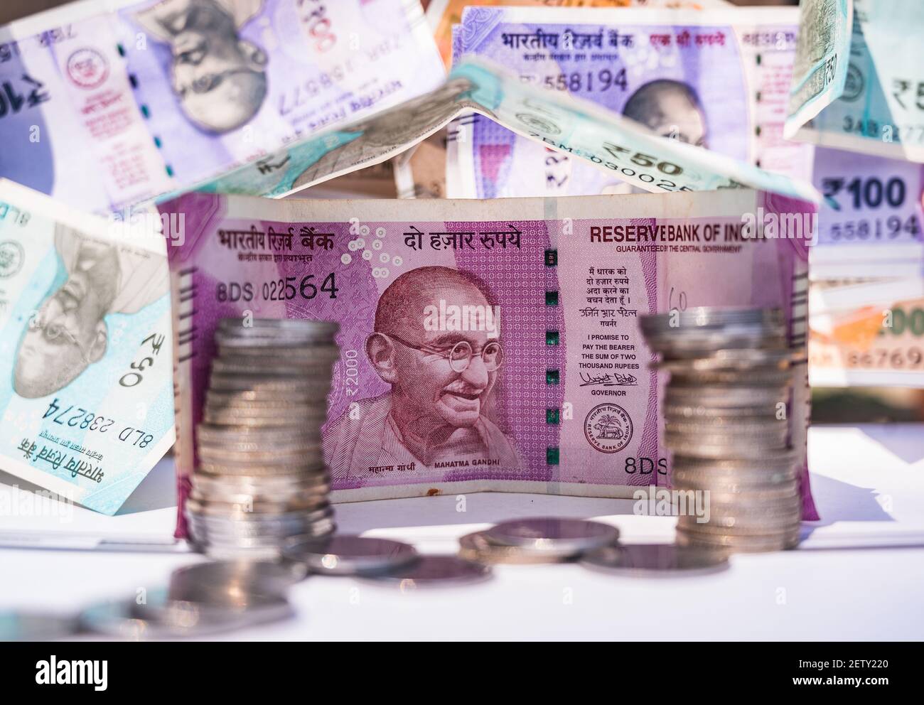 200 rupee note hi-res stock photography and images - Alamy