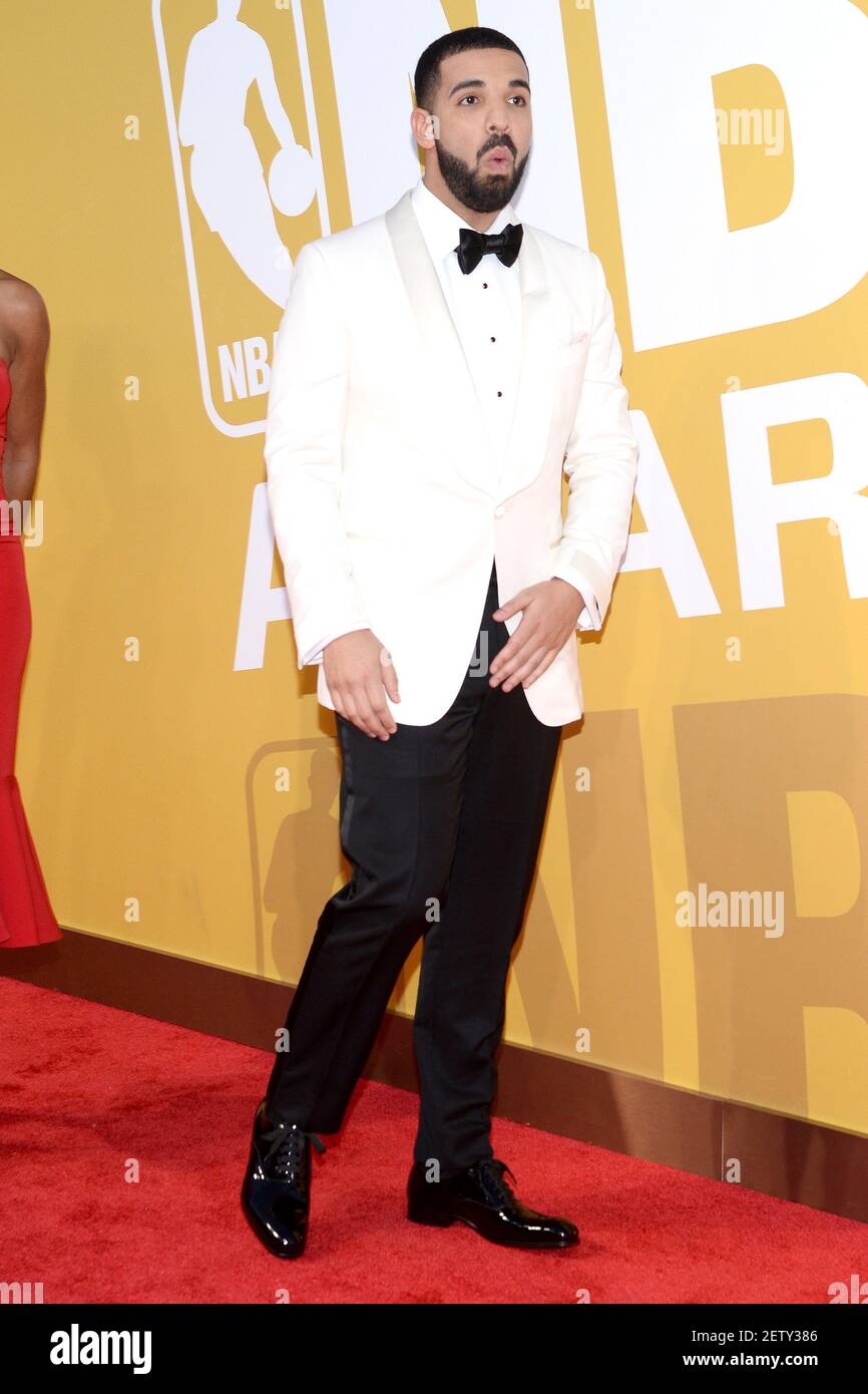 Singer Drake attends the 2017 NBA Awards Live on TNT at Pier 36 in New ...