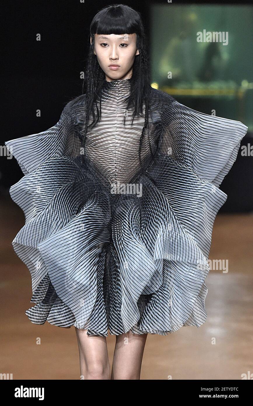 Jiang Xiao Yi on the runway during the Iris Van Herpen Paris Haute ...